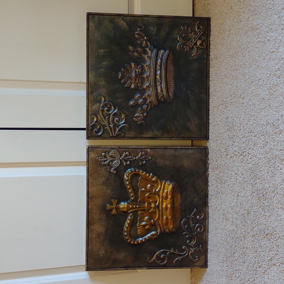 Accents | Set Of King Queen Crowns Metal Wall Decor Euc | Poshmark